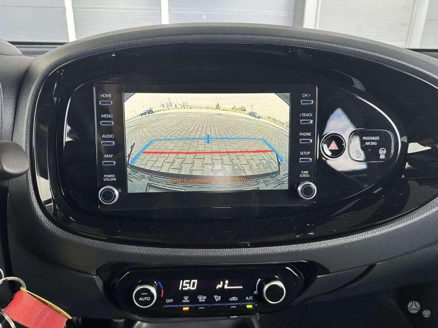 Pelēks Toyota Aygo X 2022 Viļņa, ar dzinēja tilpumu 1.00 L un nobraukumu 112 tūkst. km par 12950 €, foto 29 vietnē AUTOMOTO.COM.LV
