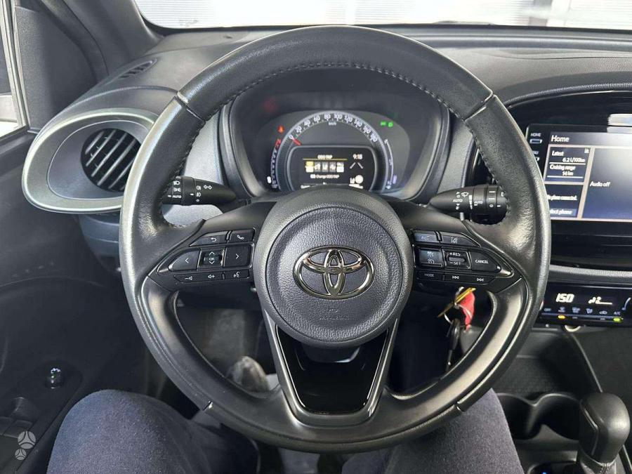 Pelēks Toyota Aygo X 2022 Viļņa, ar dzinēja tilpumu 1.00 L un nobraukumu 112 tūkst. km par 12950 €, foto 33 vietnē AUTOMOTO.COM.LV