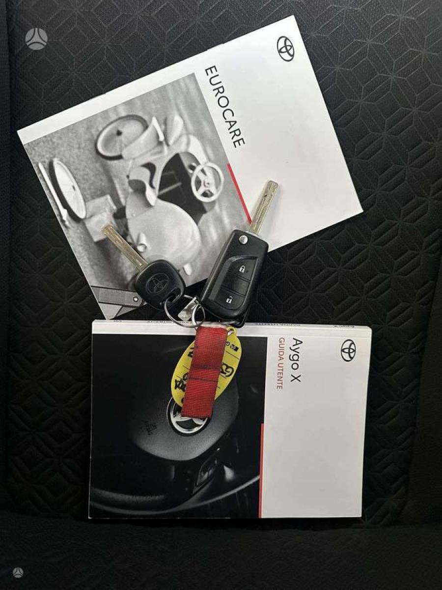 Pelēks Toyota Aygo X 2022 Viļņa, ar dzinēja tilpumu 1.00 L un nobraukumu 112 tūkst. km par 12950 €, foto 37 vietnē AUTOMOTO.COM.LV