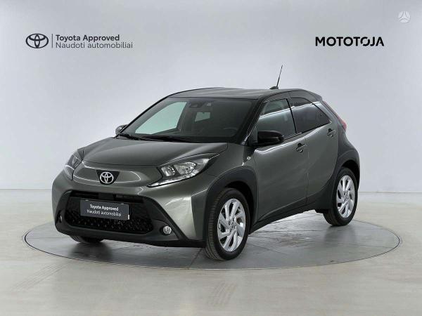 Серый Тойота Aygo X 2022 в Вильнюс, объемом двигателя 1.00 л и пробегом 23 тыс. км за 14900 €, фото 1 на AUTOMOTO.COM.LV