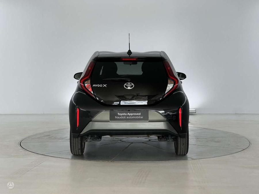 Серый Тойота Aygo X 2022 в Вильнюс, объемом двигателя 1.00 л и пробегом 23 тыс. км за 14900 €, фото 5 на AUTOMOTO.COM.LV
