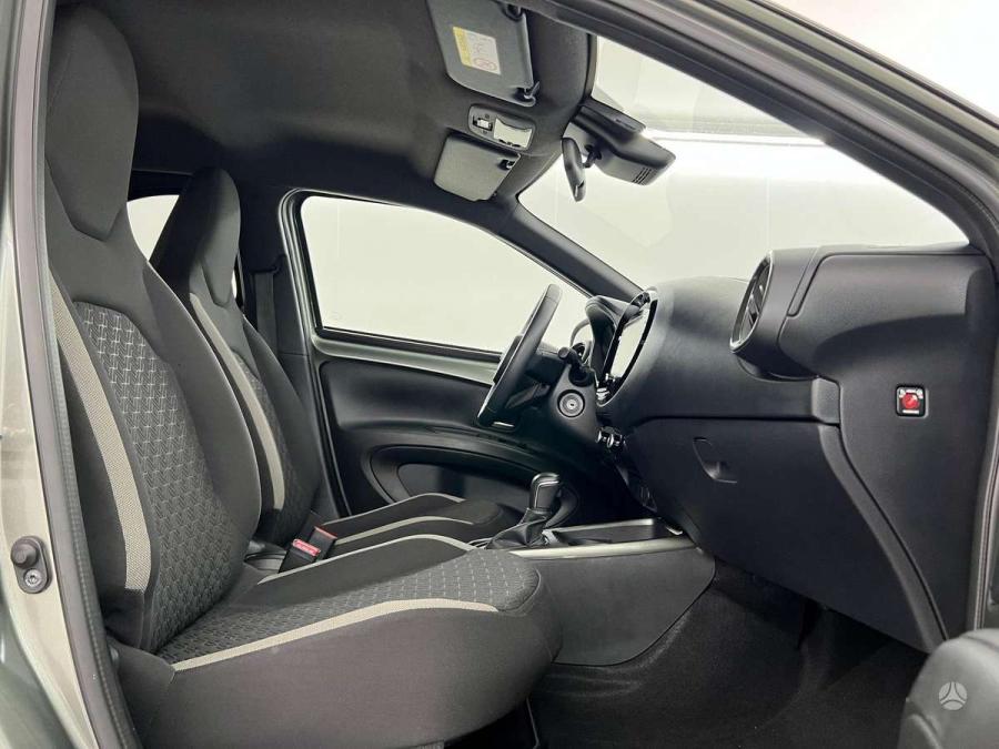 Серый Тойота Aygo X 2022 в Вильнюс, объемом двигателя 1.00 л и пробегом 23 тыс. км за 14900 €, фото 7 на AUTOMOTO.COM.LV