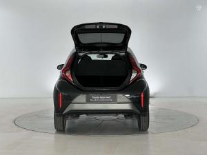 Серый Тойота Aygo X 2022 в Вильнюс, объемом двигателя 1.00 л и пробегом 23 тыс. км за 14900 €, фото 11 на AUTOMOTO.COM.LV