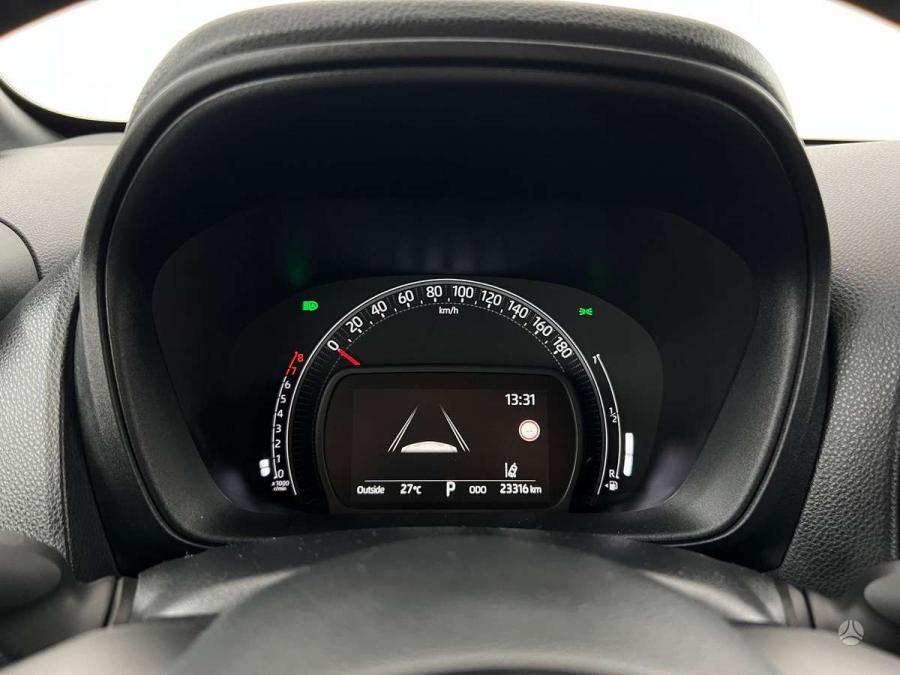 Серый Тойота Aygo X 2022 в Вильнюс, объемом двигателя 1.00 л и пробегом 23 тыс. км за 14900 €, фото 14 на AUTOMOTO.COM.LV