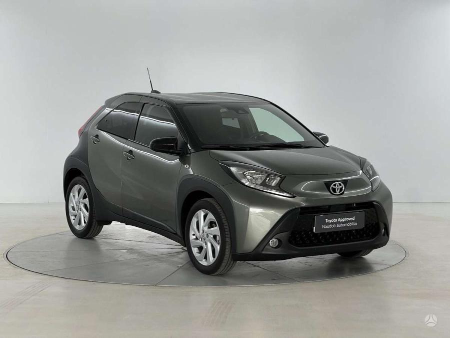 Серый Тойота Aygo X 2022 в Вильнюс, объемом двигателя 1.00 л и пробегом 23 тыс. км за 14900 €, фото 19 на AUTOMOTO.COM.LV