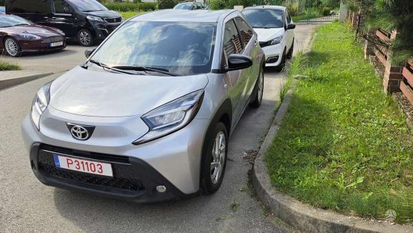 Grey Toyota Aygo X 2023 in Klaipeda, with an engine capacity of 1.00 L and mileage of 10 thousand km for 15900 €, photo 9 on AUTOMOTO.COM.LV