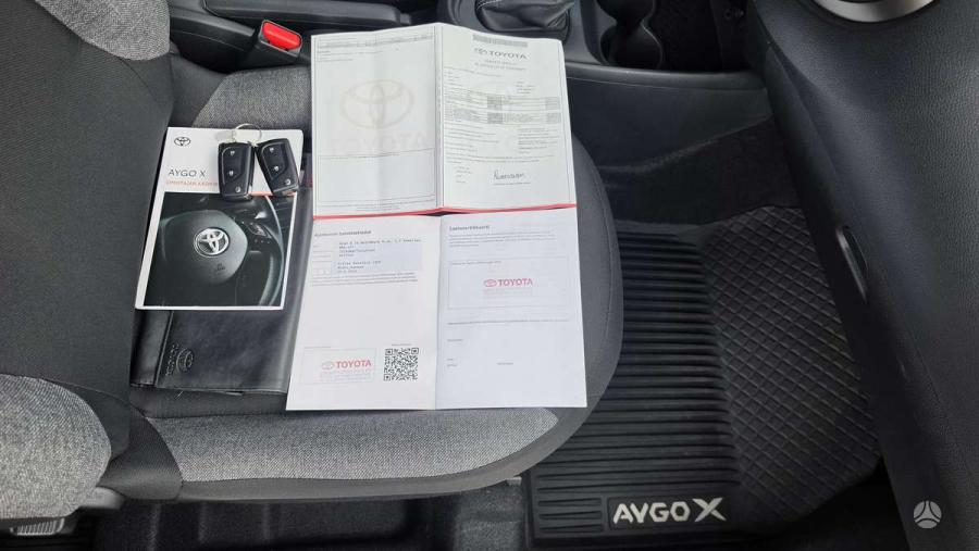 Grey Toyota Aygo X 2023 in Klaipeda, with an engine capacity of 1.00 L and mileage of 10 thousand km for 15900 €, photo 14 on AUTOMOTO.COM.LV