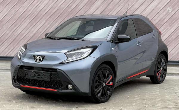Тойота Aygo X 2023 в Паневежис на AUTOMOTO.COM.LV Серый Тойота Aygo X 2023 в Паневежис, объемом двигателя 0.00 л и пробегом 12 тыс. км за 16350 €, фото 3 на AUTOMOTO.COM.LV