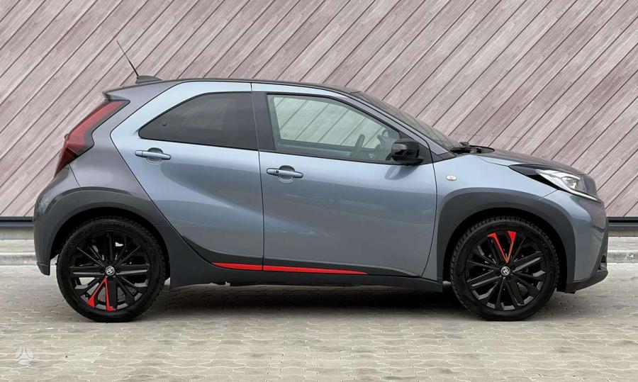 Серый Тойота Aygo X 2023 в Паневежис, объемом двигателя 0.00 л и пробегом 12 тыс. км за 16350 €, фото 7 на AUTOMOTO.COM.LV