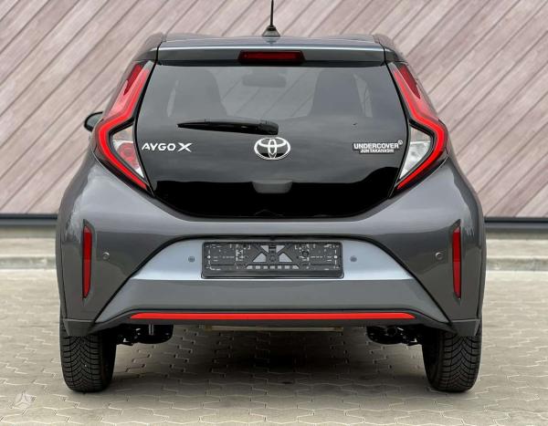 Тойота Aygo X 2023 в Паневежис на AUTOMOTO.COM.LV Серый Тойота Aygo X 2023 в Паневежис, объемом двигателя 0.00 л и пробегом 12 тыс. км за 16350 €, фото 8 на AUTOMOTO.COM.LV