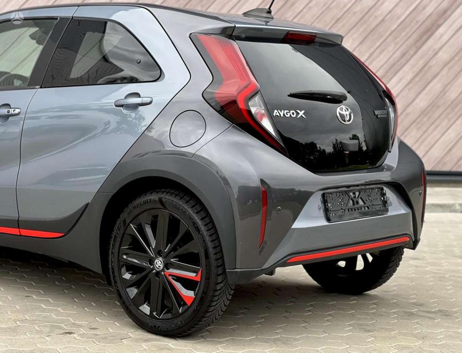 Серый Тойота Aygo X 2023 в Паневежис, объемом двигателя 0.00 л и пробегом 12 тыс. км за 16350 €, фото 11 на AUTOMOTO.COM.LV