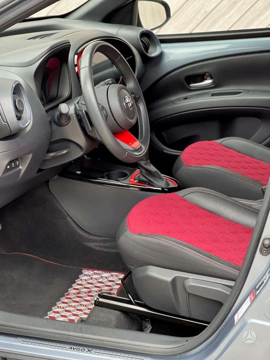 Серый Тойота Aygo X 2023 в Паневежис, объемом двигателя 0.00 л и пробегом 12 тыс. км за 16350 €, фото 19 на AUTOMOTO.COM.LV