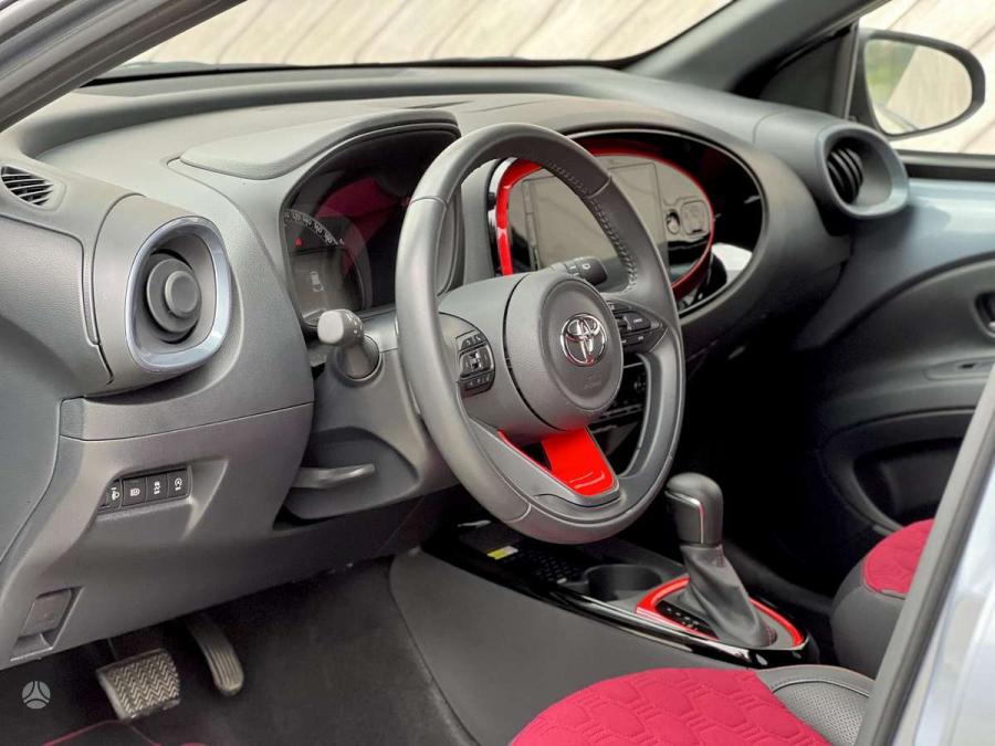 Серый Тойота Aygo X 2023 в Паневежис, объемом двигателя 0.00 л и пробегом 12 тыс. км за 16350 €, фото 30 на AUTOMOTO.COM.LV
