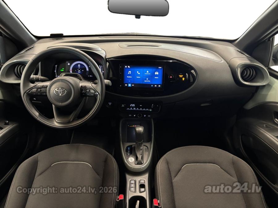 Toyota Aygo X 2025 in Tartu, with an engine capacity of 1.49 L and mileage of 13 thousand km for 22490 €, photo 9 on AUTOMOTO.COM.LV