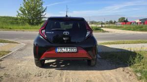 Красный Тойота Aygo X 2025 в Паневежис, объемом двигателя 1.00 л и пробегом 1 тыс. км за 12500 €, фото 6 на AUTOMOTO.COM.LV