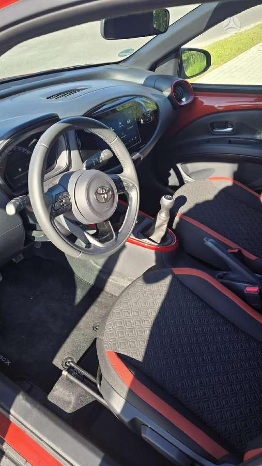 Красный Тойота Aygo X 2025 в Паневежис, объемом двигателя 1.00 л и пробегом 1 тыс. км за 12500 €, фото 8 на AUTOMOTO.COM.LV