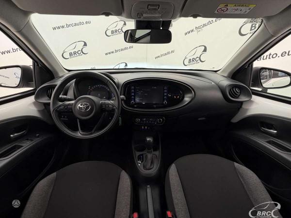 Toyota Aygo X 2022 Viļņa vietnē Balts Toyota Aygo X 2022 Viļņa, ar dzinēja tilpumu 1.00 L un nobraukumu 23 tūkst. km par 14300 €, foto 5 vietnē AUTOMOTO.COM.LV
