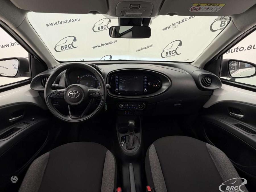 Белый Тойота Aygo X 2022 в Вильнюс, объемом двигателя 1.00 л и пробегом 23 тыс. км за 14300 €, фото 5 на AUTOMOTO.COM.LV