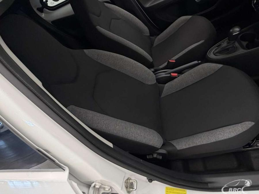 Белый Тойота Aygo X 2022 в Вильнюс, объемом двигателя 1.00 л и пробегом 23 тыс. км за 14300 €, фото 7 на AUTOMOTO.COM.LV