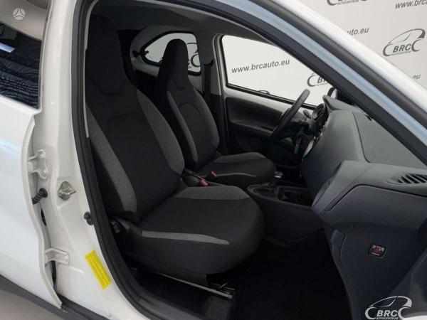 Toyota Aygo X 2022 Viļņa vietnē Balts Toyota Aygo X 2022 Viļņa, ar dzinēja tilpumu 1.00 L un nobraukumu 23 tūkst. km par 14300 €, foto 9 vietnē AUTOMOTO.COM.LV