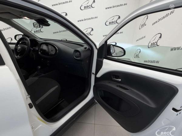 Toyota Aygo X 2022 Viļņa vietnē Balts Toyota Aygo X 2022 Viļņa, ar dzinēja tilpumu 1.00 L un nobraukumu 23 tūkst. km par 14300 €, foto 10 vietnē AUTOMOTO.COM.LV
