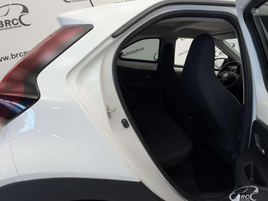 Белый Тойота Aygo X 2022 в Вильнюс, объемом двигателя 1.00 л и пробегом 23 тыс. км за 14300 €, фото 11 на AUTOMOTO.COM.LV
