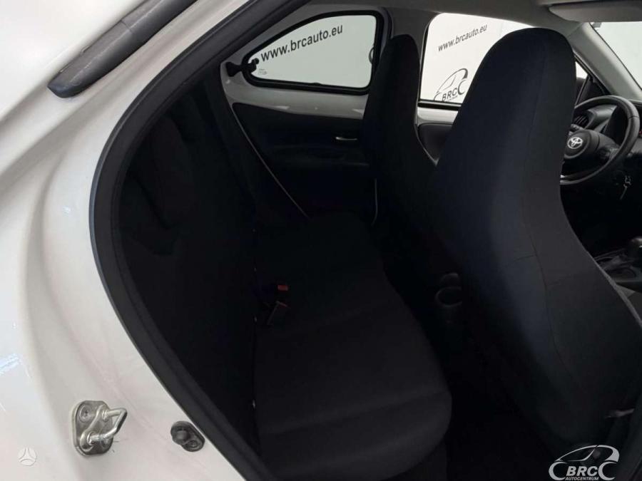 Белый Тойота Aygo X 2022 в Вильнюс, объемом двигателя 1.00 л и пробегом 23 тыс. км за 14300 €, фото 12 на AUTOMOTO.COM.LV