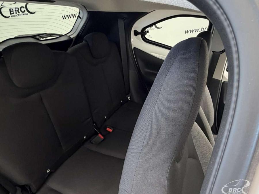 Белый Тойота Aygo X 2022 в Вильнюс, объемом двигателя 1.00 л и пробегом 23 тыс. км за 14300 €, фото 13 на AUTOMOTO.COM.LV