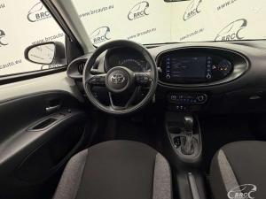Белый Тойота Aygo X 2022 в Вильнюс, объемом двигателя 1.00 л и пробегом 23 тыс. км за 14300 €, фото 15 на AUTOMOTO.COM.LV