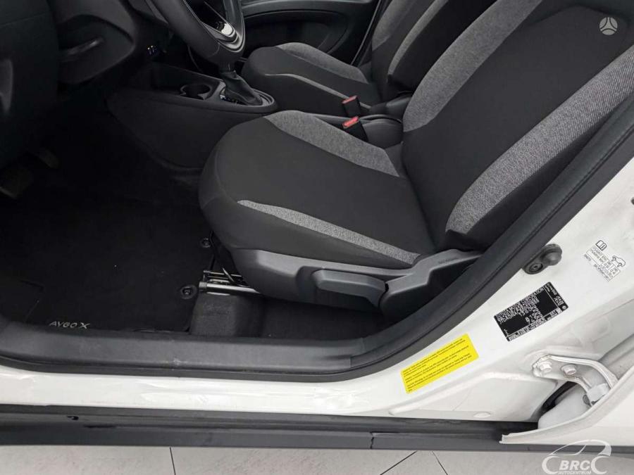 Белый Тойота Aygo X 2022 в Вильнюс, объемом двигателя 1.00 л и пробегом 23 тыс. км за 14300 €, фото 22 на AUTOMOTO.COM.LV