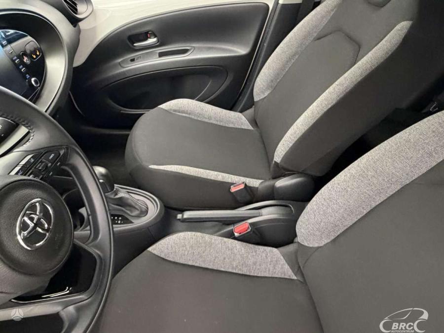 Белый Тойота Aygo X 2022 в Вильнюс, объемом двигателя 1.00 л и пробегом 23 тыс. км за 14300 €, фото 24 на AUTOMOTO.COM.LV