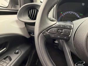 Белый Тойота Aygo X 2022 в Вильнюс, объемом двигателя 1.00 л и пробегом 23 тыс. км за 14300 €, фото 31 на AUTOMOTO.COM.LV