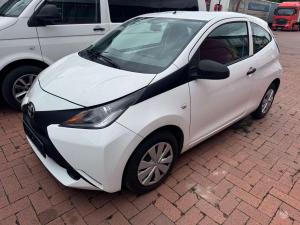 Balts Toyota Aygo X 2018 Marijampole, ar dzinēja tilpumu 1.00 L un nobraukumu 169 tūkst. km par 4800 €, foto  vietnē AUTOMOTO.COM.LV