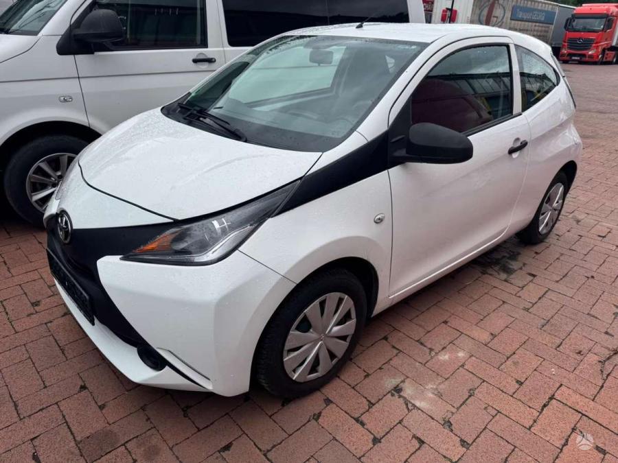 White Toyota Aygo X 2018 in Marijampole, with an engine capacity of 1.00 L and mileage of 169 thousand km for 4800 €, photo 1 on AUTOMOTO.COM.LV