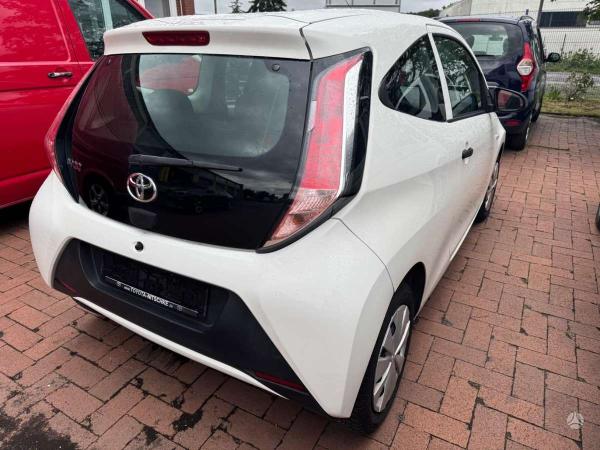 Белый Тойота Aygo X 2018 в Мариямполе, объемом двигателя 1.00 л и пробегом 169 тыс. км за 4800 €, фото 3 на AUTOMOTO.COM.LV