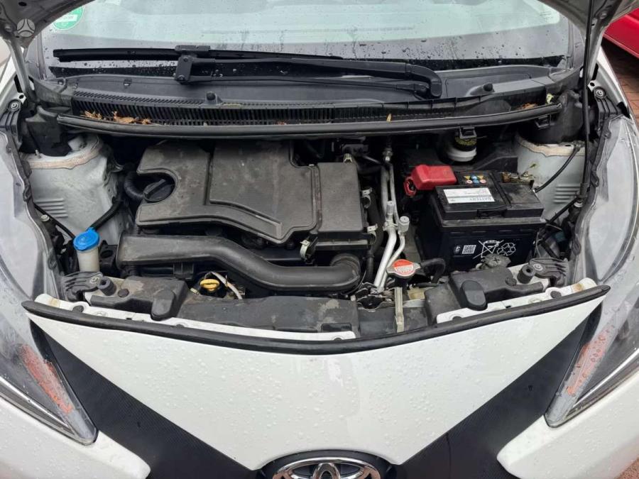 White Toyota Aygo X 2018 in Marijampole, with an engine capacity of 1.00 L and mileage of 169 thousand km for 4800 €, photo 9 on AUTOMOTO.COM.LV