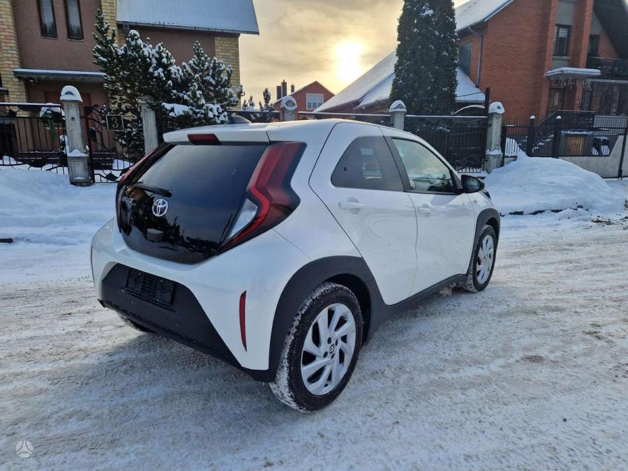 Белый Тойота Aygo X 2025 в Паневежис, объемом двигателя 1.00 л и пробегом 15 тыс. км за 14990 €, фото 6 на AUTOMOTO.COM.LV