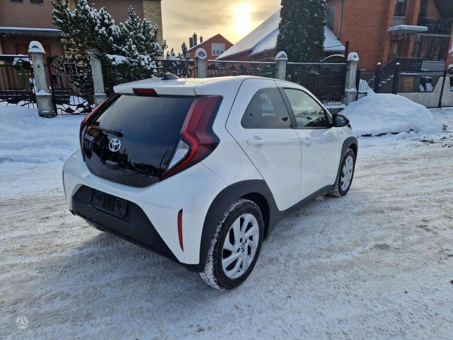 Белый Тойота Aygo X 2025 в Паневежис, объемом двигателя 1.00 л и пробегом 15 тыс. км за 14990 €, фото 7 на AUTOMOTO.COM.LV