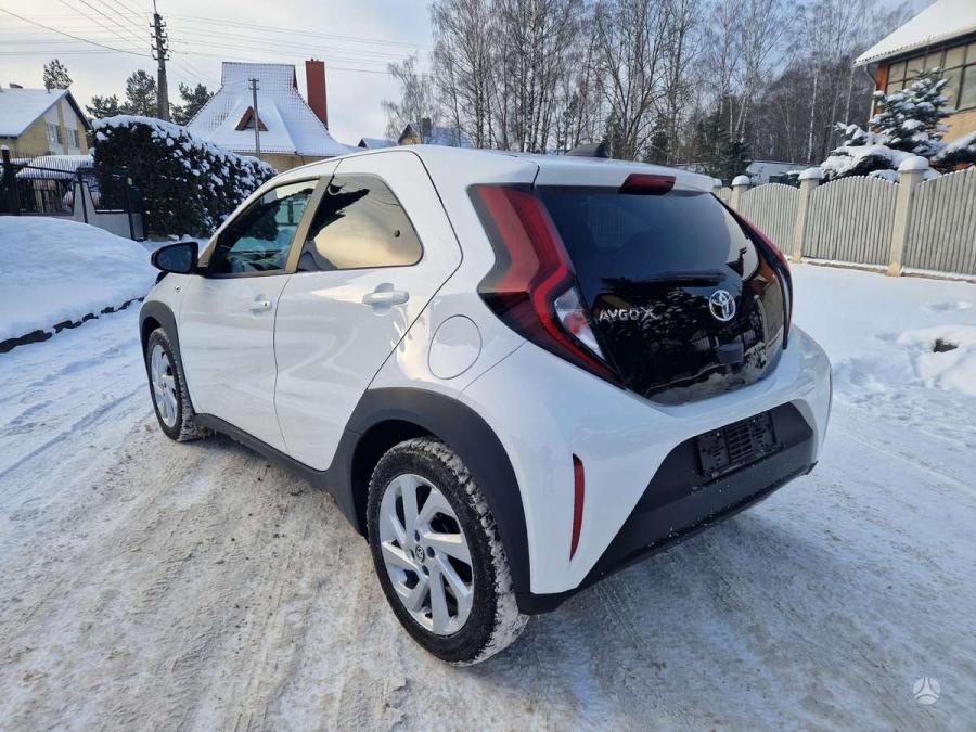 Белый Тойота Aygo X 2025 в Паневежис, объемом двигателя 1.00 л и пробегом 15 тыс. км за 14990 €, фото 9 на AUTOMOTO.COM.LV