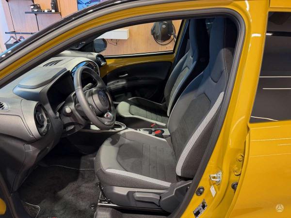 Yellow Toyota Aygo X 2026 in Siauliai, with an engine capacity of 1.49 L and mileage of 4 thousand km for 25700 €, photo 6 on AUTOMOTO.COM.LV