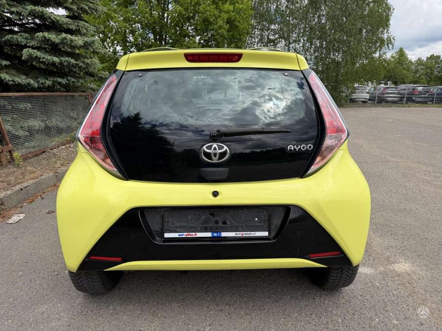 Dzeltens Toyota Aygo 2017 Šauļi, ar dzinēja tilpumu 1.00 L un nobraukumu 140 tūkst. km par 5400 €, foto 8 vietnē AUTOMOTO.COM.LV