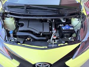 Dzeltens Toyota Aygo 2017 Šauļi, ar dzinēja tilpumu 1.00 L un nobraukumu 140 tūkst. km par 5400 €, foto 9 vietnē AUTOMOTO.COM.LV