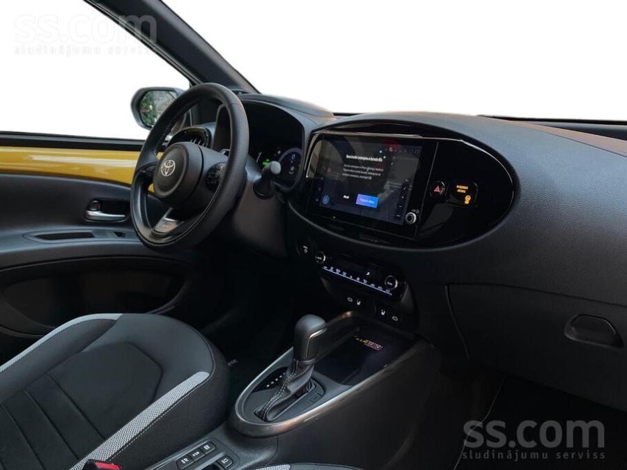 Dzeltens Toyota Aygo 2025 Rīga, ar dzinēja tilpumu 1.50 L un nobraukumu 2 tūkst. km par 24990 €, foto 7 vietnē AUTOMOTO.COM.LV