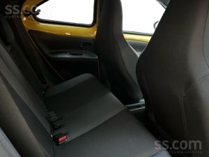 Dzeltens Toyota Aygo 2025 Rīga, ar dzinēja tilpumu 1.50 L un nobraukumu 2 tūkst. km par 24990 €, foto 8 vietnē AUTOMOTO.COM.LV
