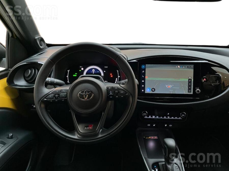 Dzeltens Toyota Aygo 2025 Rīga, ar dzinēja tilpumu 1.50 L un nobraukumu 2 tūkst. km par 24990 €, foto 10 vietnē AUTOMOTO.COM.LV