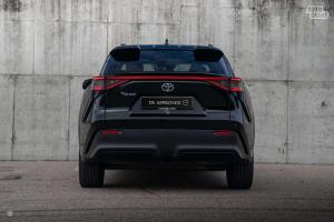Melns Toyota bZ4X 2022 Šauļi, ar dzinēja tilpumu 0.00 L un nobraukumu 55 tūkst. km par 34999 €, foto 7 vietnē AUTOMOTO.COM.LV