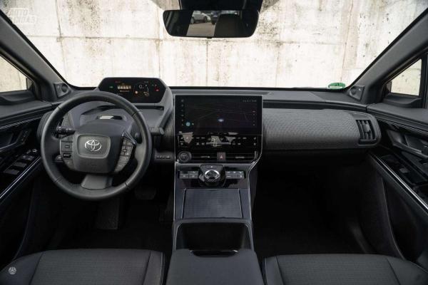 Melns Toyota bZ4X 2022 Šauļi, ar dzinēja tilpumu 0.00 L un nobraukumu 55 tūkst. km par 34999 €, foto 9 vietnē AUTOMOTO.COM.LV