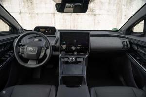 Melns Toyota bZ4X 2022 Šauļi, ar dzinēja tilpumu 0.00 L un nobraukumu 55 tūkst. km par 34999 €, foto 10 vietnē AUTOMOTO.COM.LV