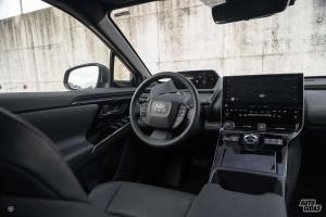 Melns Toyota bZ4X 2022 Šauļi, ar dzinēja tilpumu 0.00 L un nobraukumu 55 tūkst. km par 34999 €, foto 13 vietnē AUTOMOTO.COM.LV