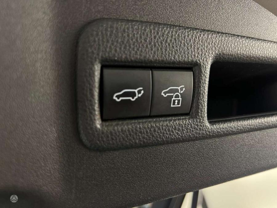 Черный Тойота БЗ4Х 2022 в Вильнюс, объемом двигателя 0.00 л и пробегом 82 тыс. км за 26500 €, фото 30 на AUTOMOTO.COM.LV